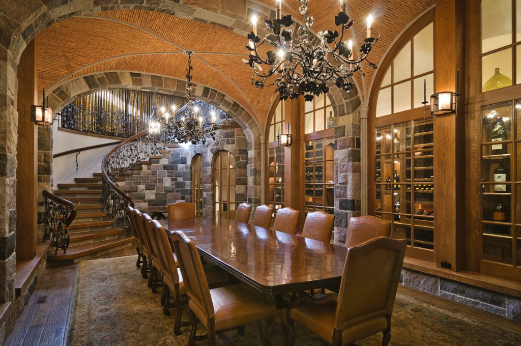 Greater Michigan Issue 4.2 Presents a 7+ Acre Residence on Turtle Lake