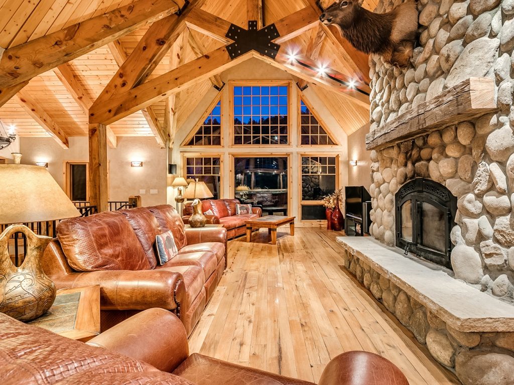 Colorado Front Range Issue 12.2 Architecturally Stunning Evergreen Home