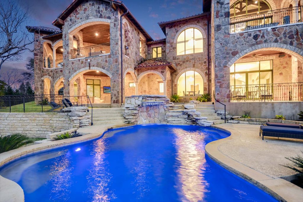 The Summit Home with Amazing Views in Austin Issue 7.2