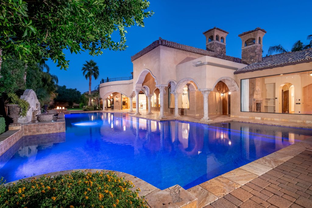 Villa Tuscano Retreat in Luxury Home Magazine Arizona Issue 13.3