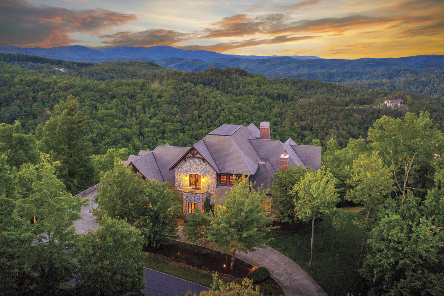 Blue Ridge Mountain Club Manor on the Cover of LHM Charlotte 8.3