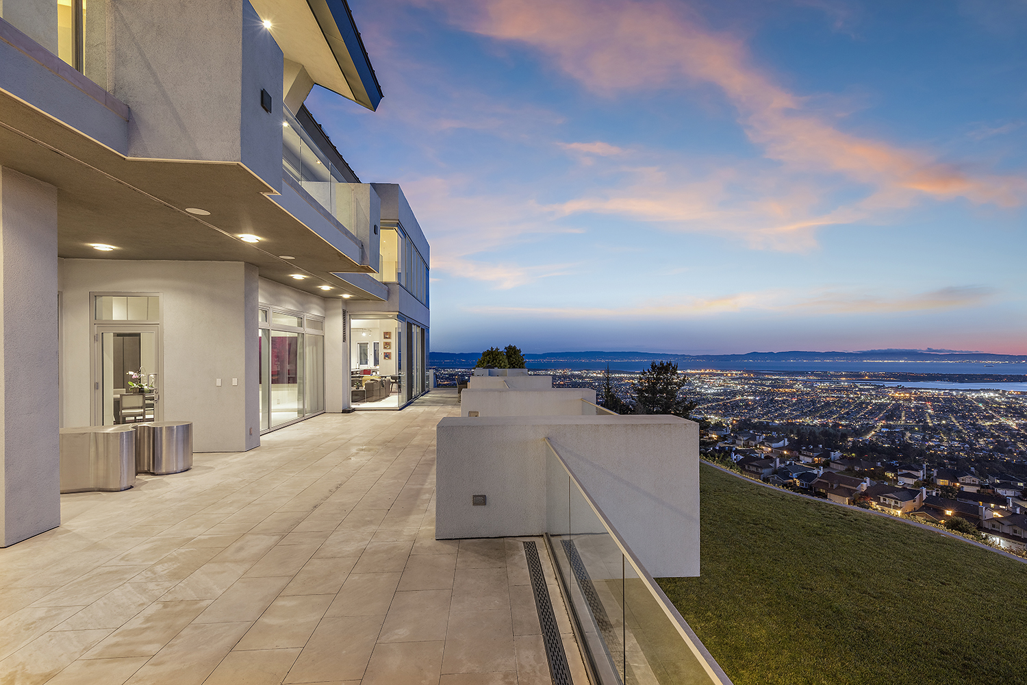 NBA Star Luxury Home Estate on the Cover of LHM East Bay Issue 7.3