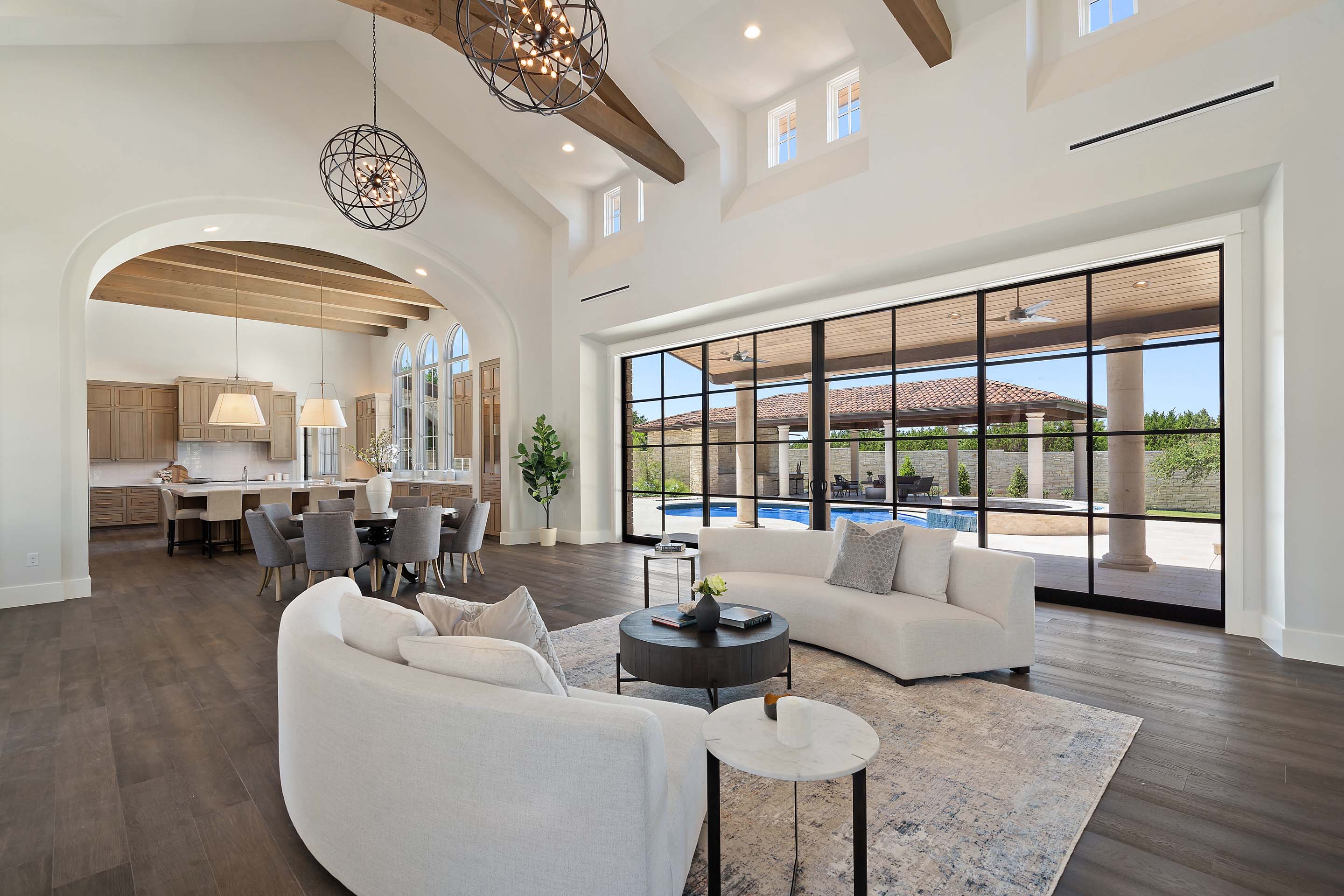 New Spanish Oaks Home on the Cover of LHM Austin Issue 8.4