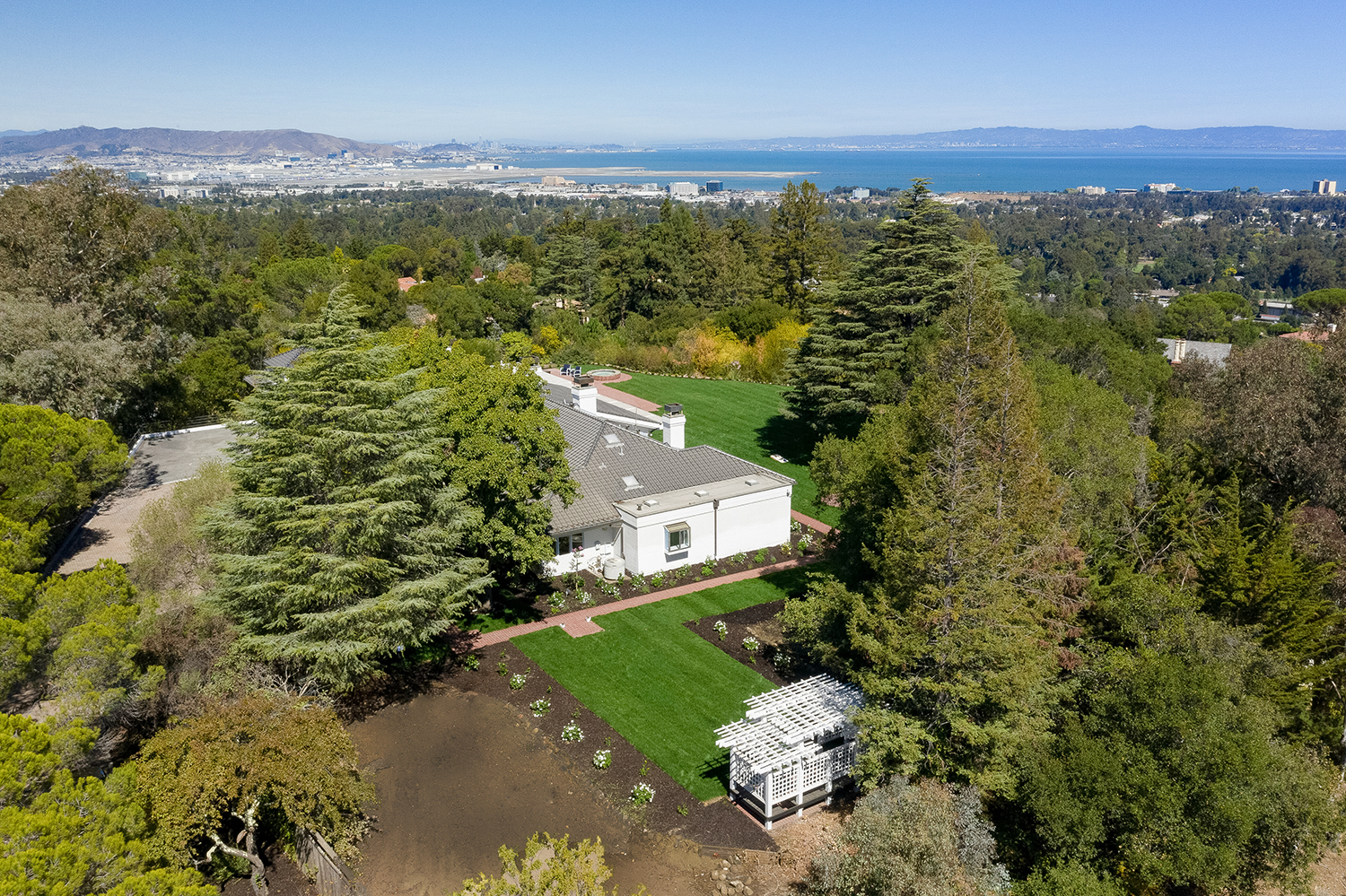Mid-Century Modern with Panoramic Views on Silicon Valley 13.6