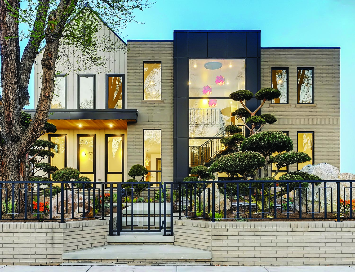 Piccirillo Signature Homes Modern on the Cover of LHM Denver 15.3