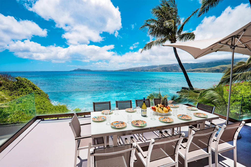 Contemporary Oceanfront Estate on the Cover of LHM Hawai'i 17.4