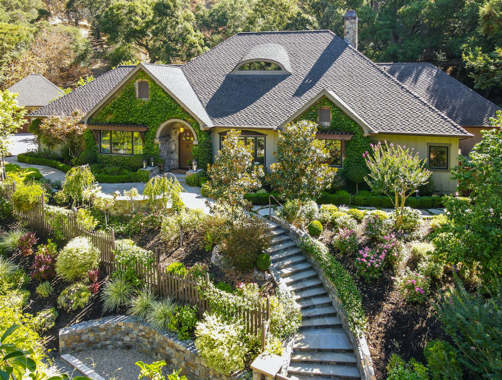 WELCOME HOME! Perfection in Happy Valley on the Cover of LHM San ...