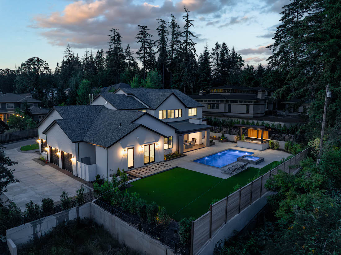 Elite Entertainer in Lake Oswego on the Cover of Luxury Home Magazine ...