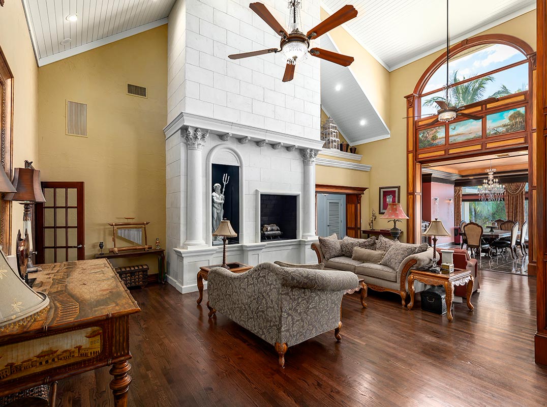 LHM Tampa Bay - A Legacy Open Harbor Front Estate Rests Within The ...