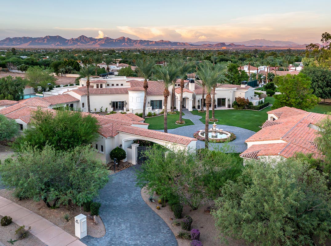 LHM Arizona - The Royal Chateau