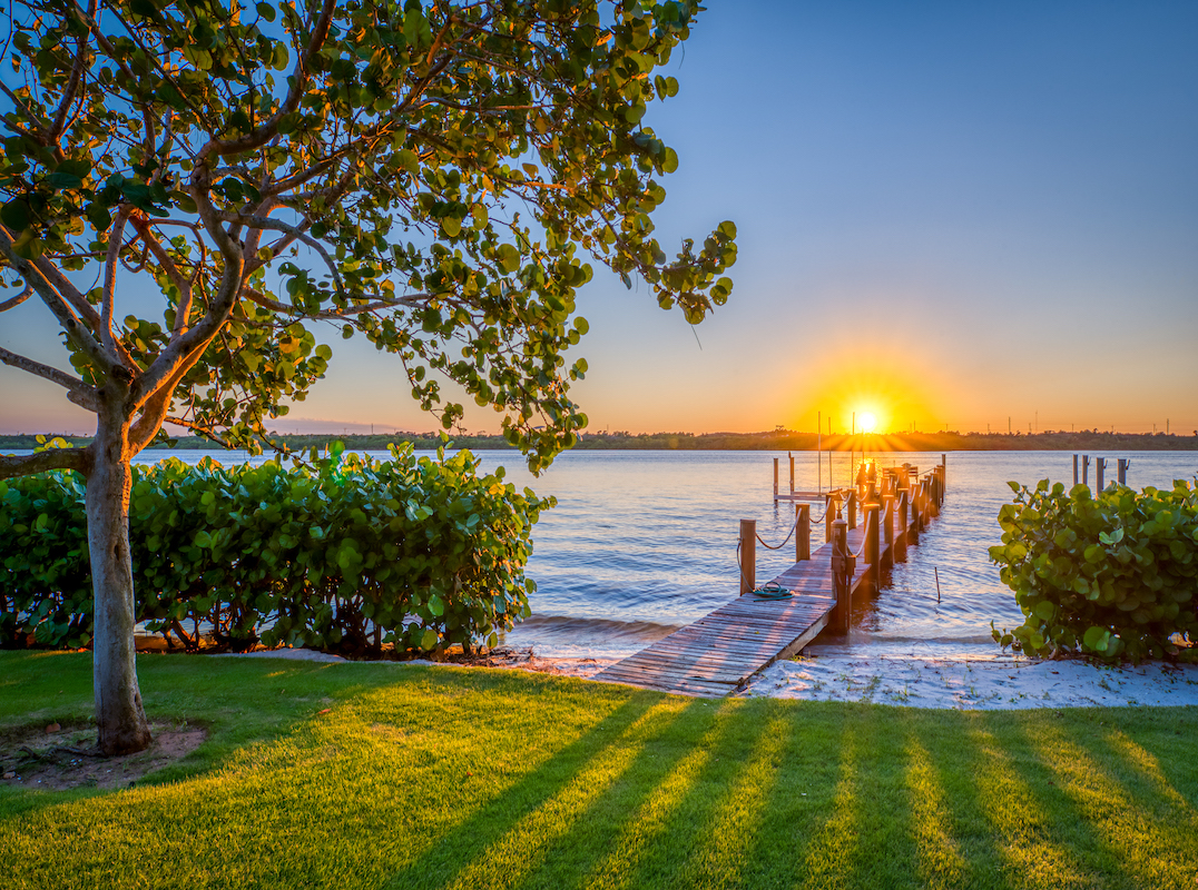 LHM The Palm Beaches - Stunning Waterfront Estate