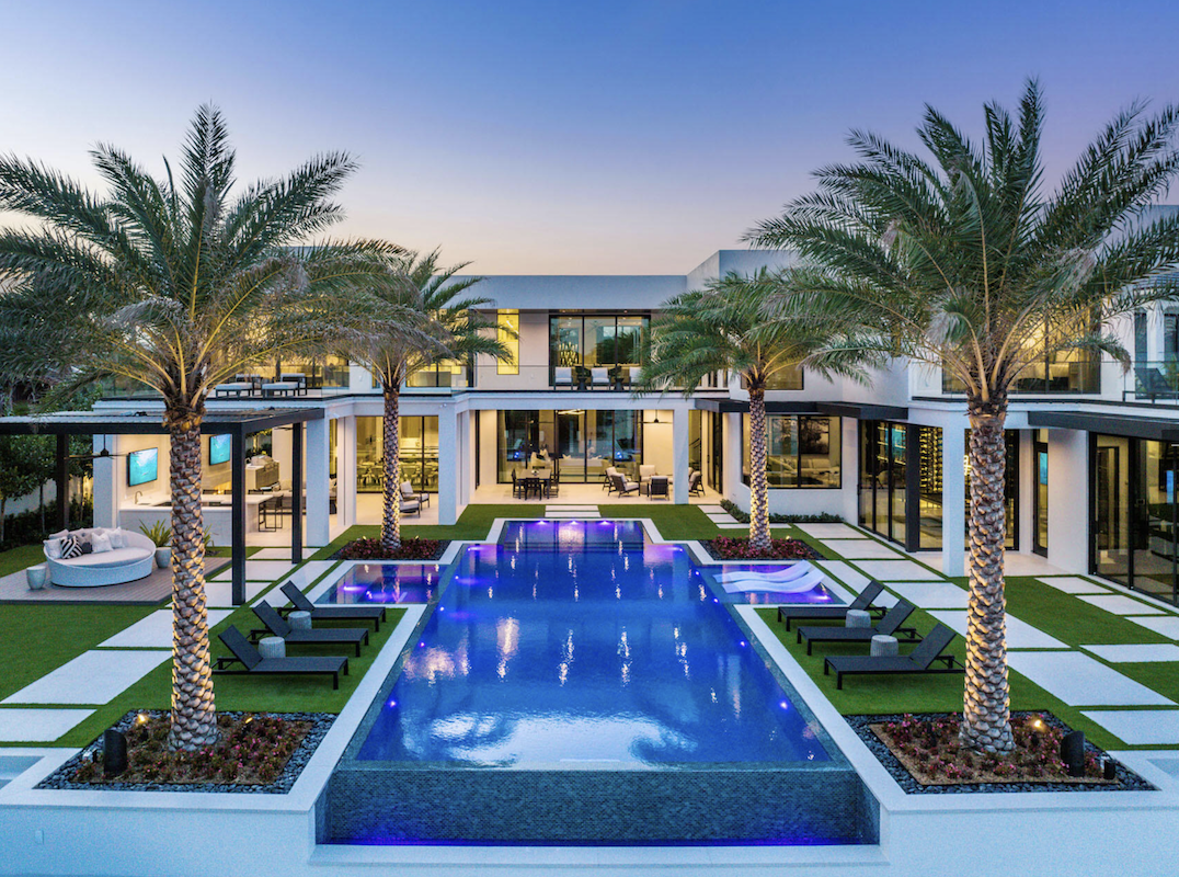 LHM The Palm Beaches - Signature Waterfront Estate