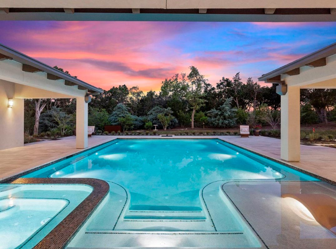 LHM Austin - Located On Two Acres Backing To The 5Th Green Of The Fazio ...