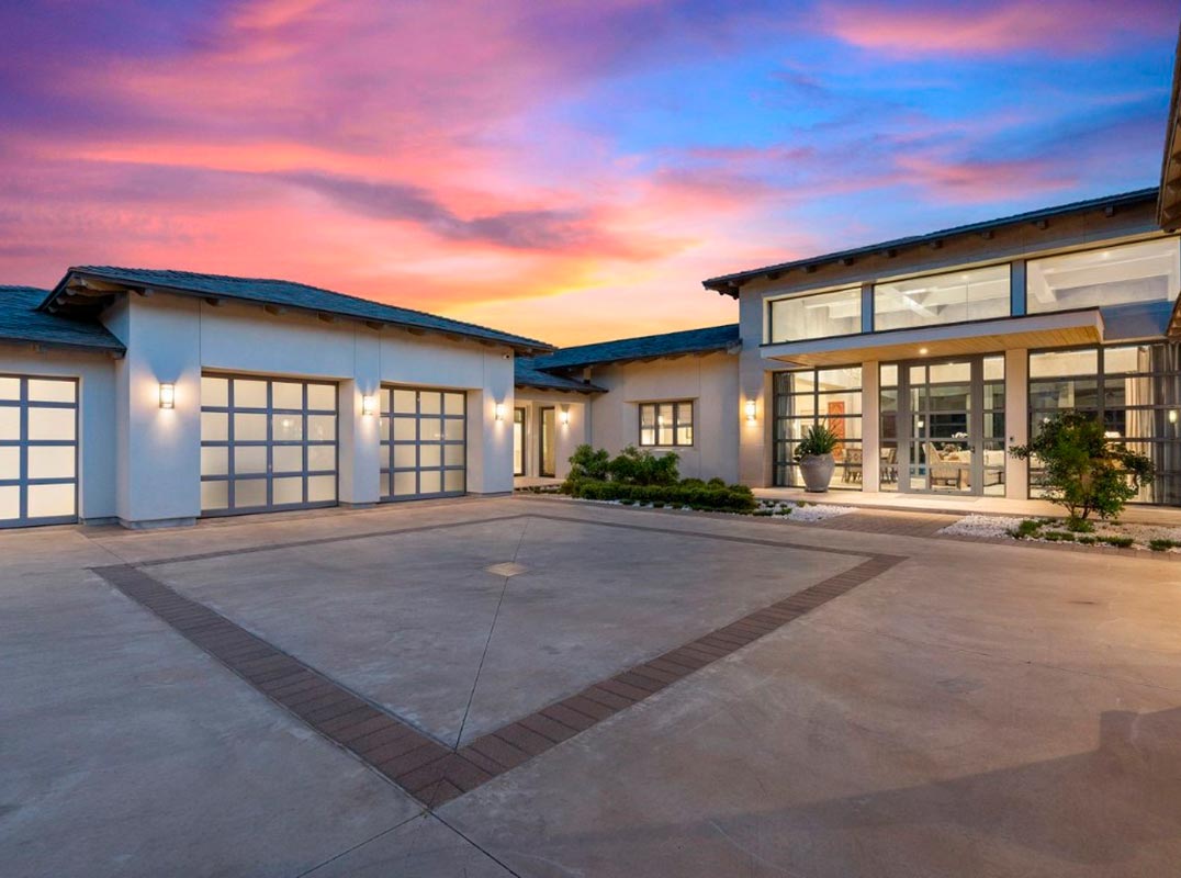 LHM Austin - Located On Two Acres Backing To The 5Th Green Of The Fazio ...