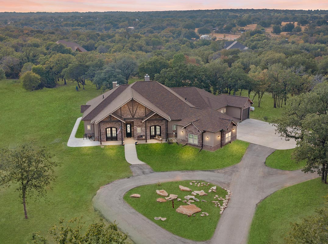 LHM Dallas | Fort Worth - Sprawling Single Story Ranch Home On 16.5 Acres