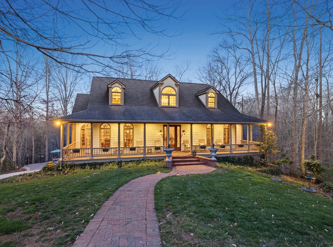 LHM Charlotte - WATERFRONT Home with 26 Acres