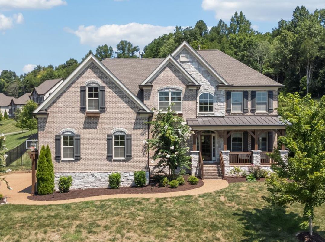 LHM Nashville - Impressive Open Design With Volume Ceilings