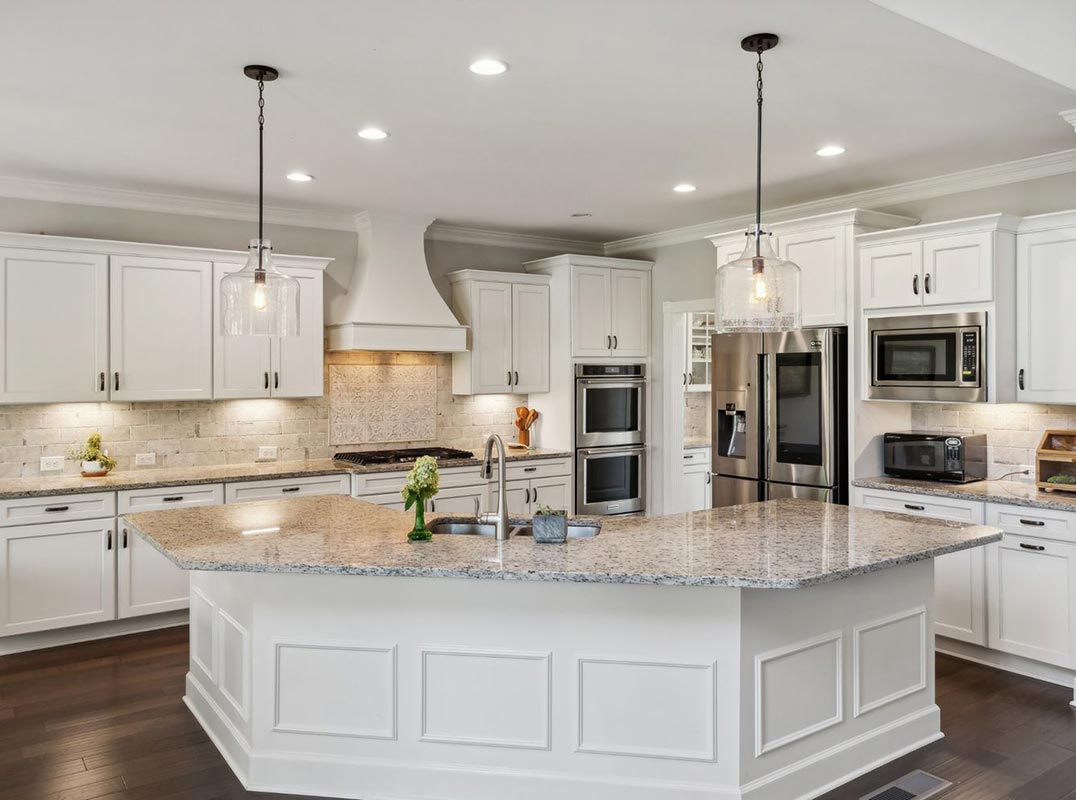 LHM Nashville - Impressive Open Design With Volume Ceilings