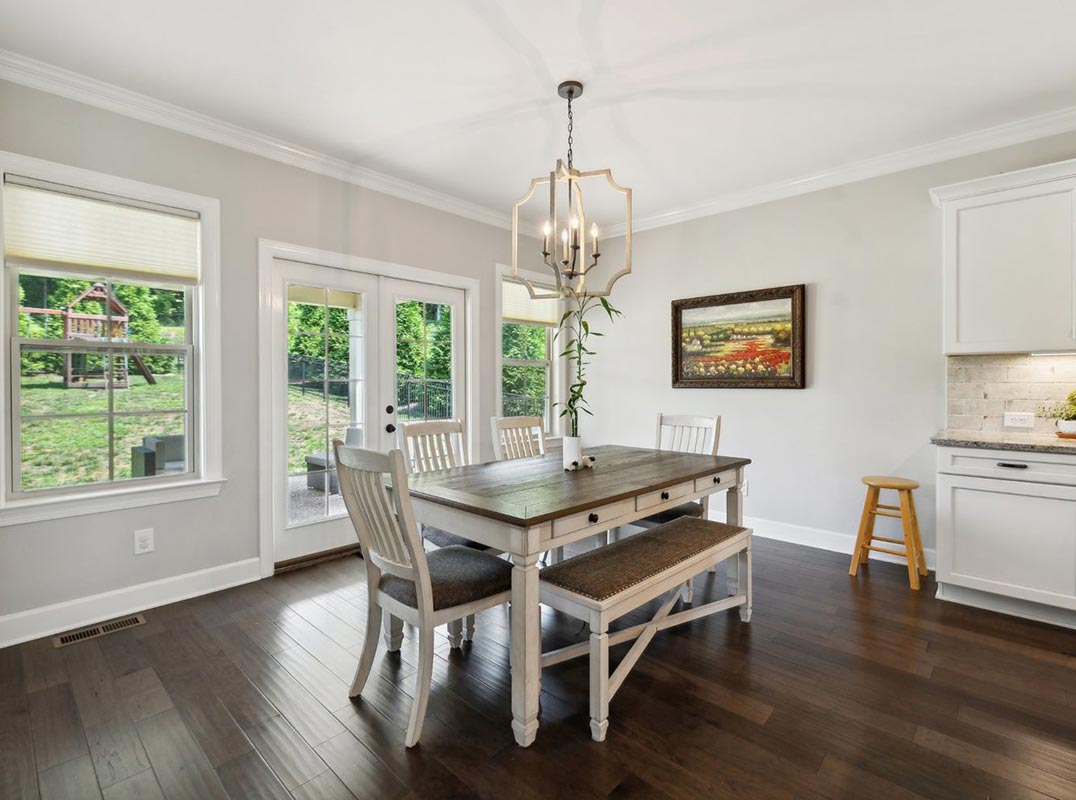 LHM Nashville - Impressive Open Design With Volume Ceilings