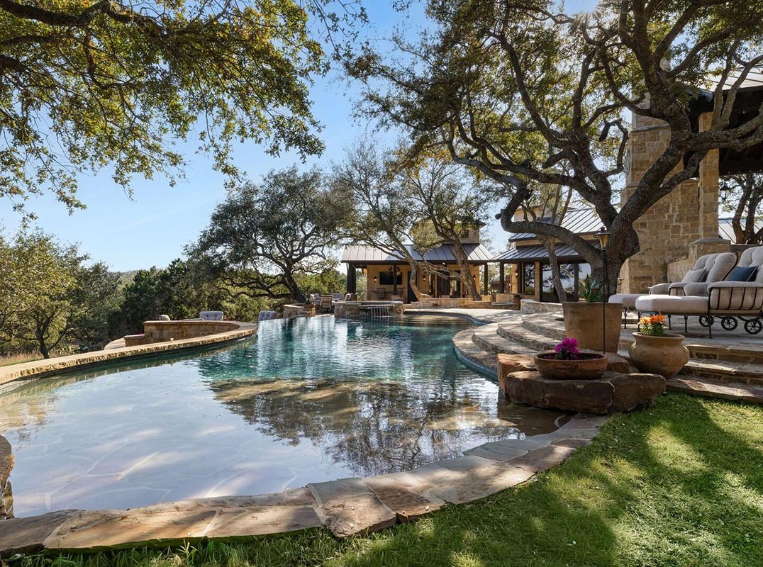 LHM San Antonio - Stunning Residence - Epitomizes Luxury & Meticulous ...