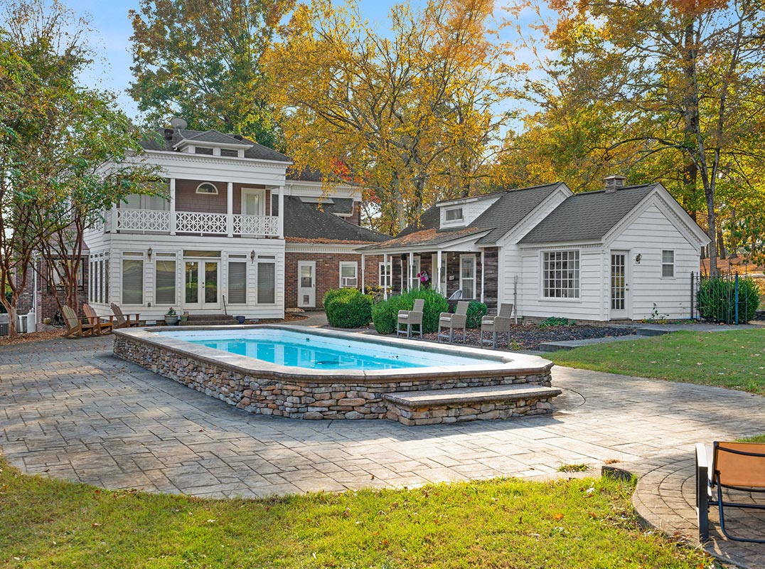 LHM Nashville - The Crescent View Mansion