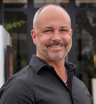 LHM Luxury Specialist Stephen Petrucci - Bella Homes